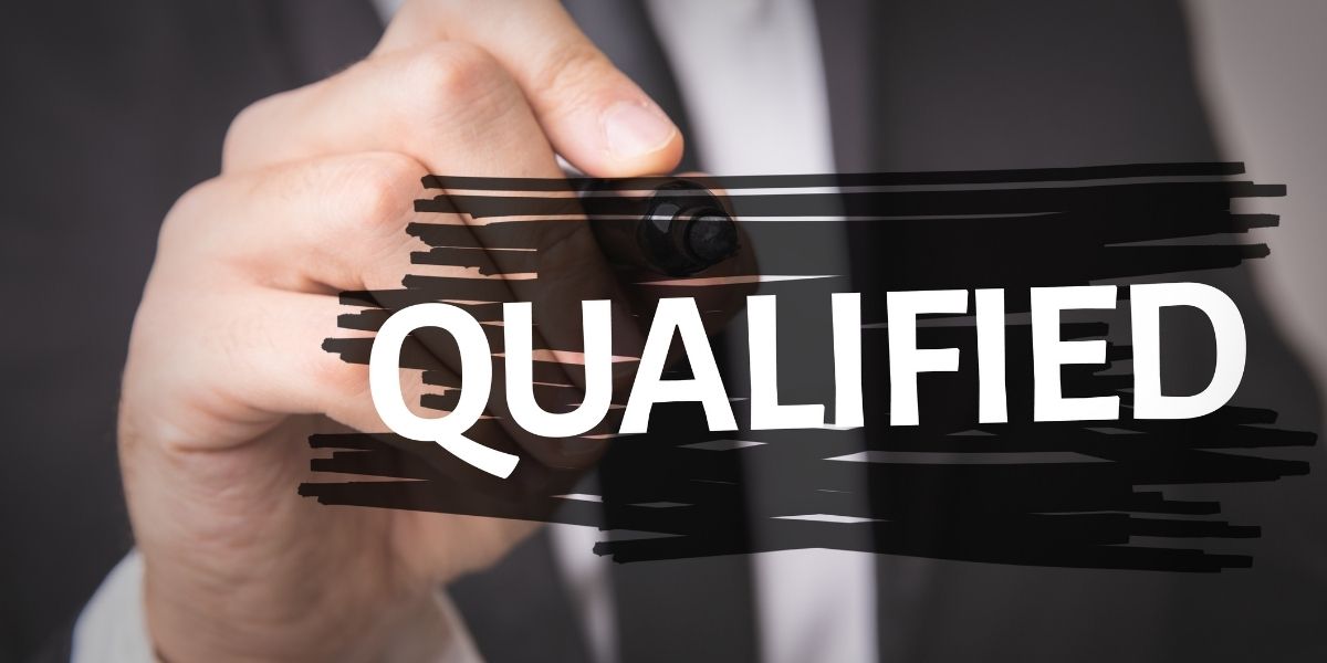 Attracting qualified candidates through social media: 5 case studies